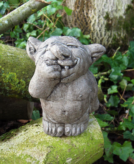 Nose-picking Troll (small) – Green-man GartenARTen